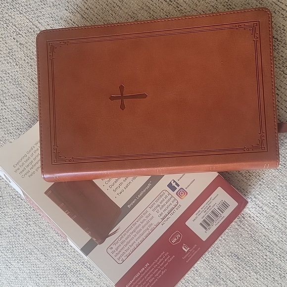 Thomas Nelson | Other | Nwt Bible Thomas Nelson Nkjv Large Print | Poshmark